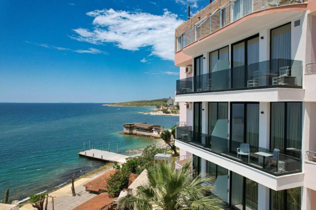 Lekuresi Castle Things To Do Restaurant Sunset More 
